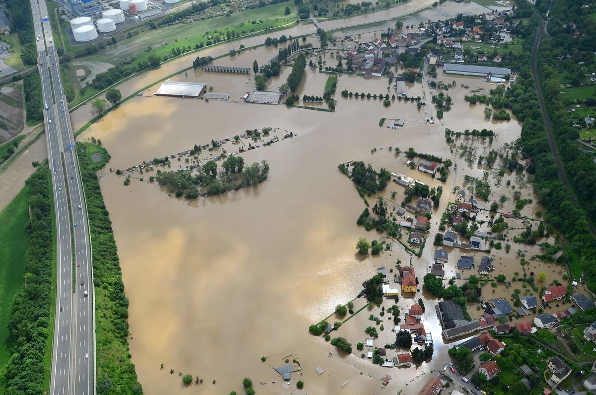 Flood Early Warning System - ADASA Flood Early Warning System - ADASA